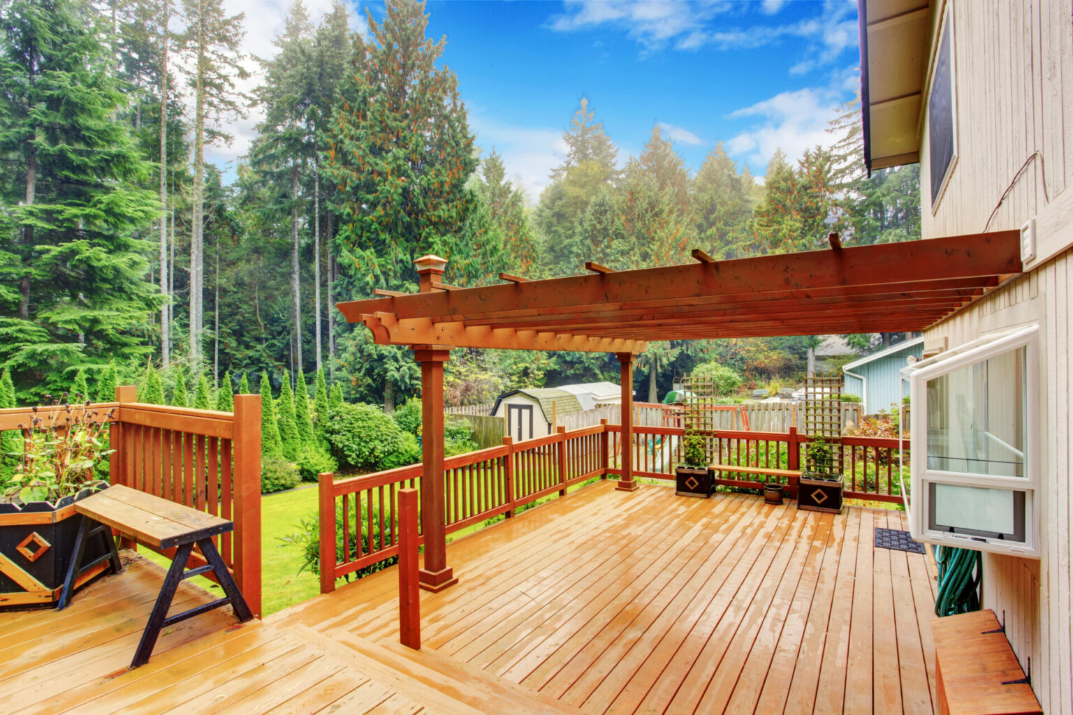 Patio Fence Ideas To Enhance Your Outdoor Space
