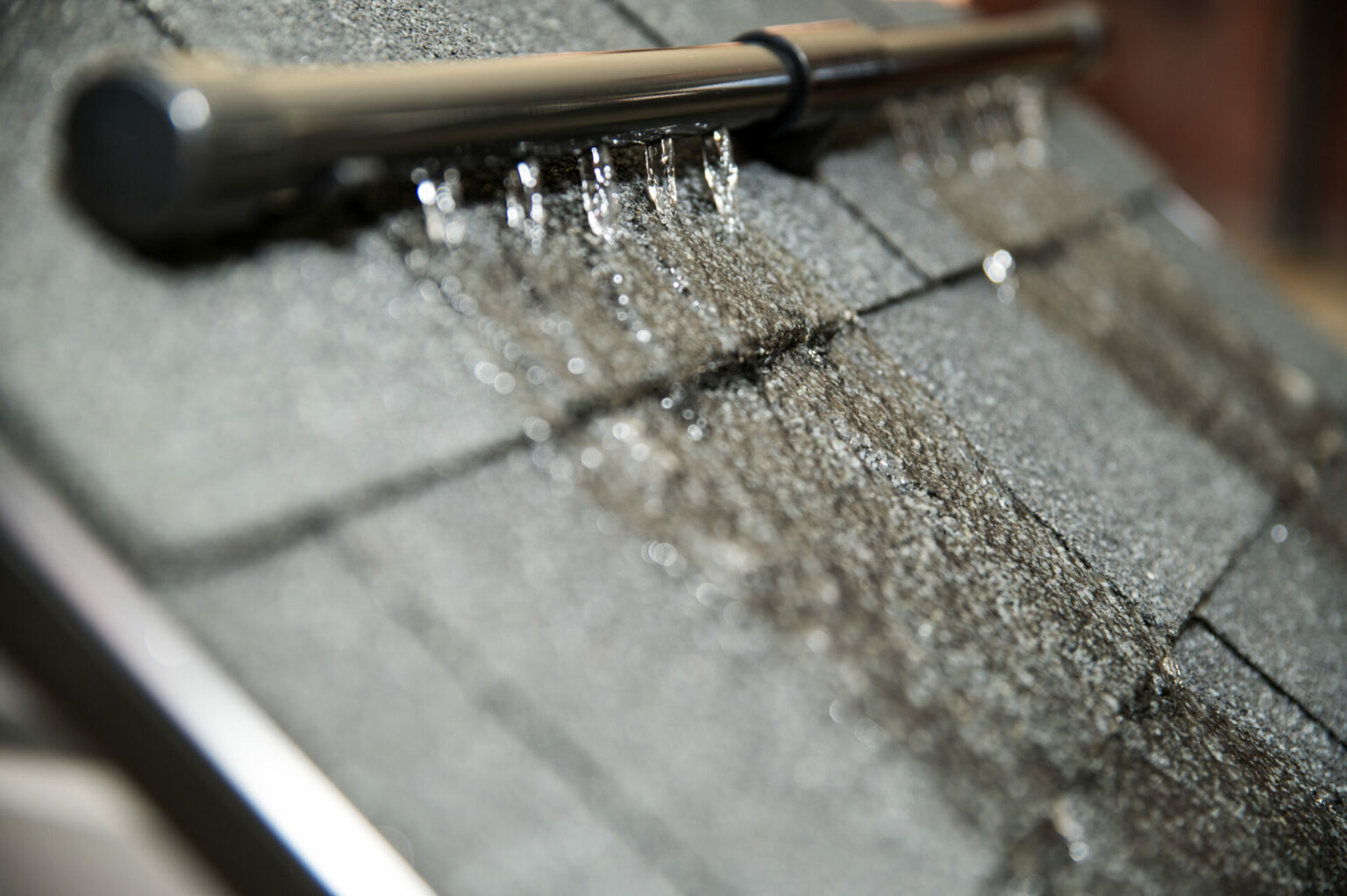 Gutter Splash Guards Guide: Installation and Benefits
