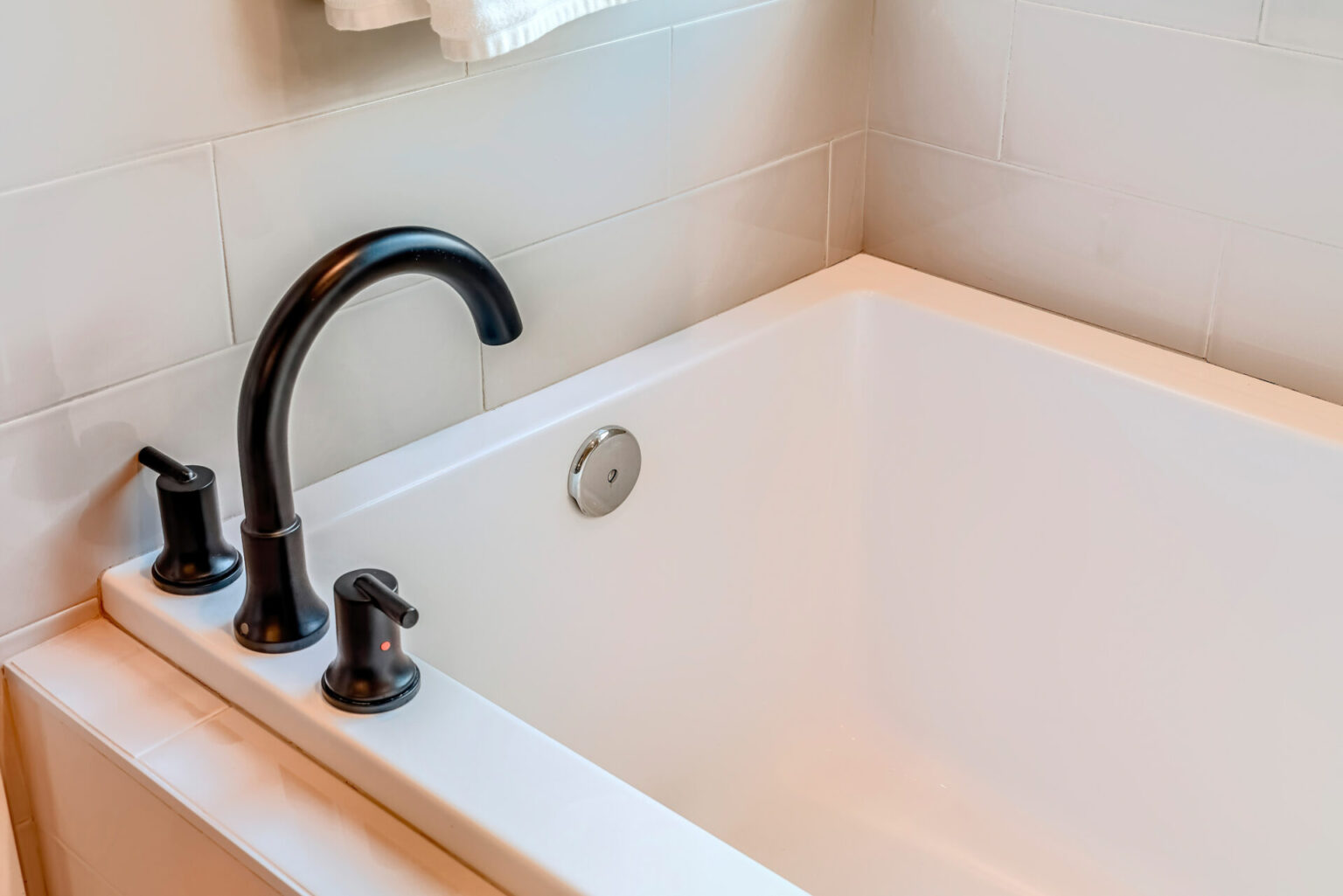 Standard Bathtub Sizes: A Complete Guide to Dimensions and Types
